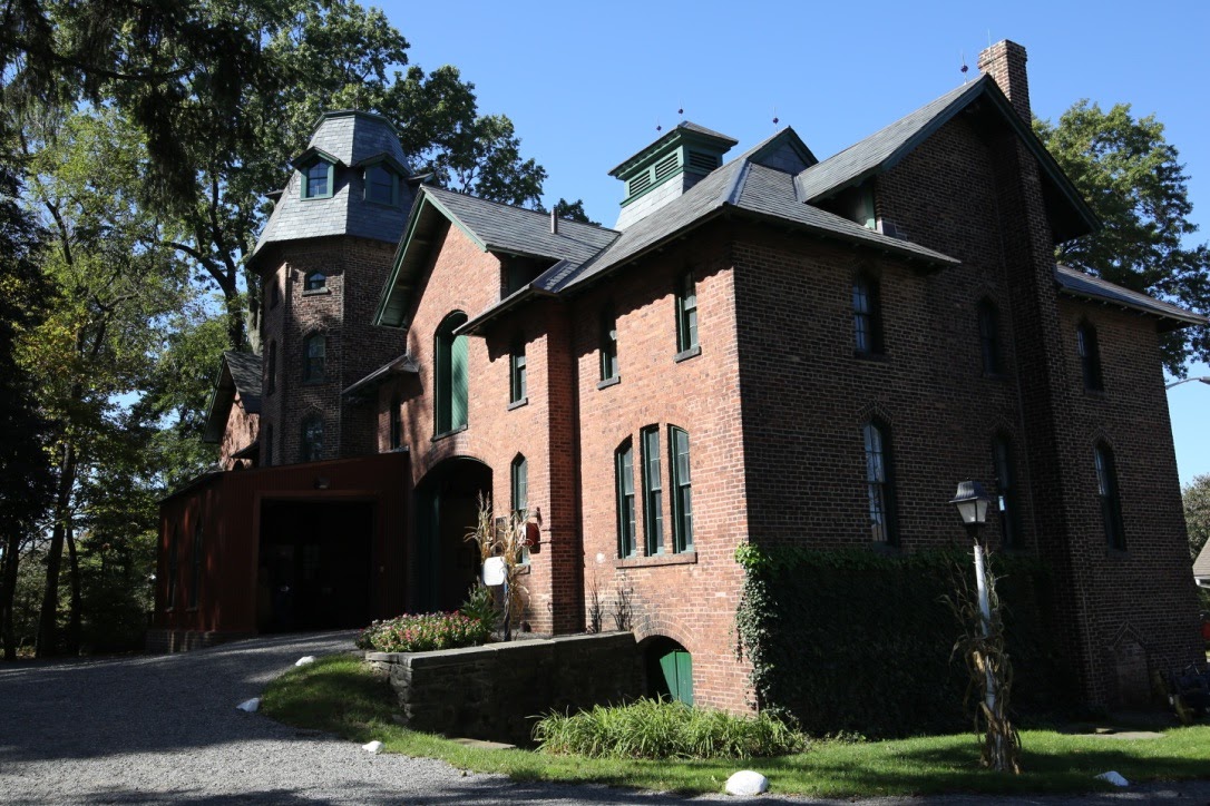 Houses & Homes - Liberty Hall Museum